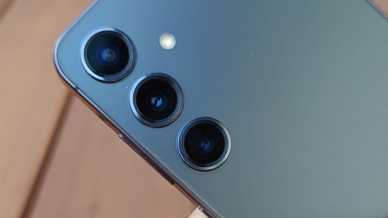 Cienki, ale dobry. Samsung może zastosować w smartfonie bardzo ciekawy ...